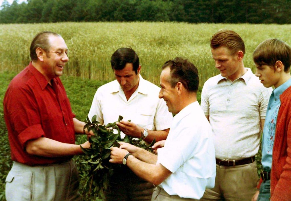 90 years of passion for botanicals – 90 years of Martin Bauer/the ...